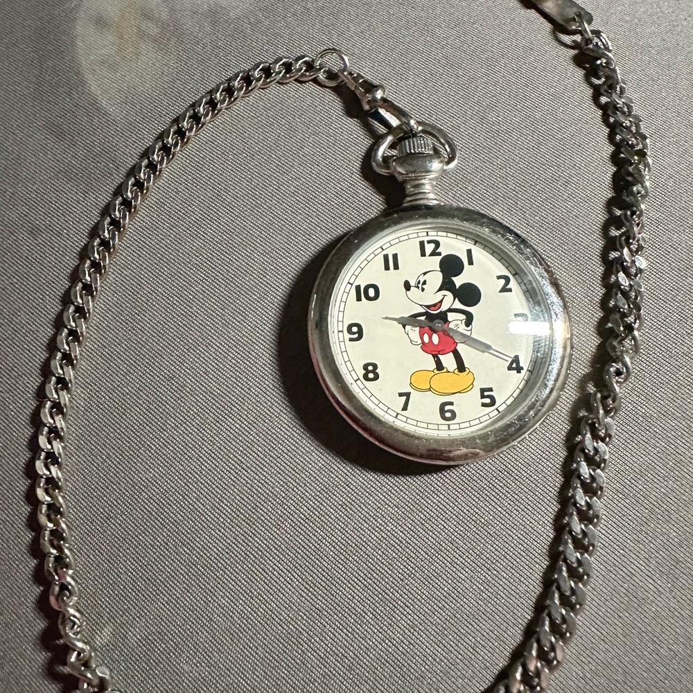2003 Fossil Mickey Mouse Pocket Watch. - Gem
